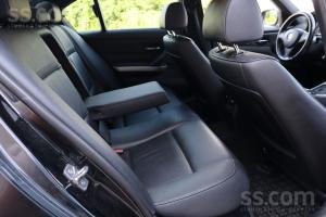 Melns BMW 320 2011 Rīga, ar dzinēja tilpumu 2.00 L un nobraukumu 337 tūkst. km par 6990 €, foto 10 vietnē AUTOMOTO.COM.LV