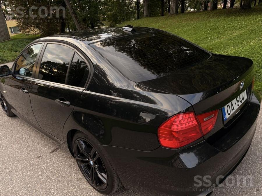 Melns BMW 320 2011 Limbaži, ar dzinēja tilpumu 2.00 L un nobraukumu 226 tūkst. km par 9500 €, foto 4 vietnē AUTOMOTO.COM.LV