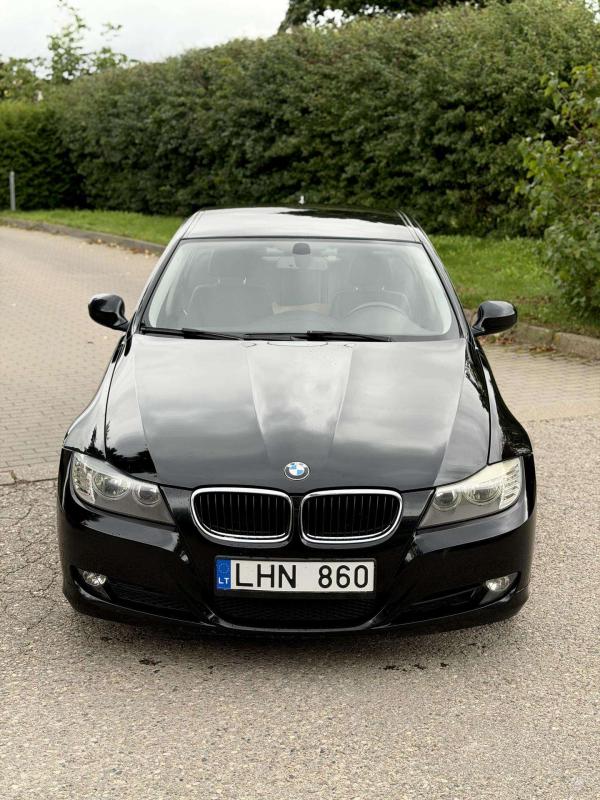 Melns BMW 320 2011 Viļņa, ar dzinēja tilpumu 2.00 L un nobraukumu 279 tūkst. km par 4900 €, foto 4 vietnē AUTOMOTO.COM.LV