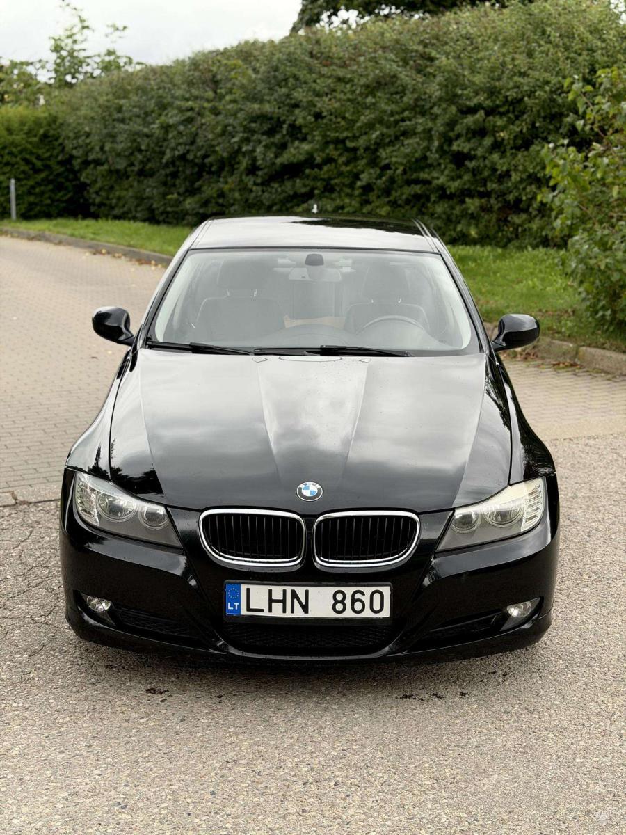 Melns BMW 320 2011 Viļņa, ar dzinēja tilpumu 2.00 L un nobraukumu 279 tūkst. km par 4900 €, foto 4 vietnē AUTOMOTO.COM.LV
