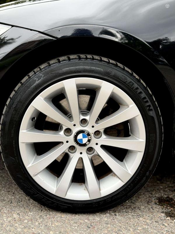 Melns BMW 320 2011 Viļņa, ar dzinēja tilpumu 2.00 L un nobraukumu 279 tūkst. km par 4900 €, foto 10 vietnē AUTOMOTO.COM.LV