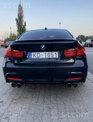 Black BMW 320 2012 in Riga, with an engine capacity of 2.00 L and mileage of 214 thousand km for 13400 €, photo 8 on AUTOMOTO.COM.LV