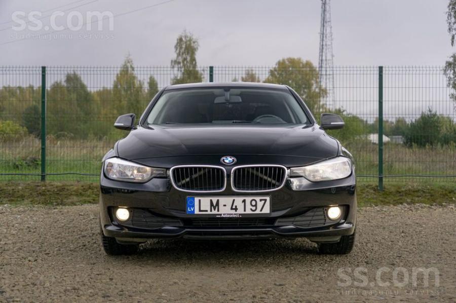 Black BMW 320 2012 in Riga, with an engine capacity of 2.00 L and mileage of 352 thousand km for 10990 €, photo 2 on AUTOMOTO.COM.LV