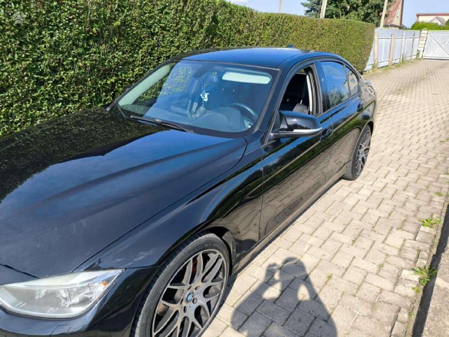 Melns BMW 320 2012 Kėdainiai, ar dzinēja tilpumu 2.00 L un nobraukumu 315 tūkst. km par 9500 €, foto 12 vietnē AUTOMOTO.COM.LV