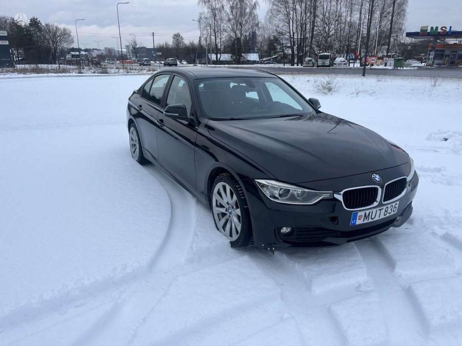 Black BMW 320 2012 in Kaunas, with an engine capacity of 2.00 L and mileage of 242 thousand km for 8500 €, photo 2 on AUTOMOTO.COM.LV