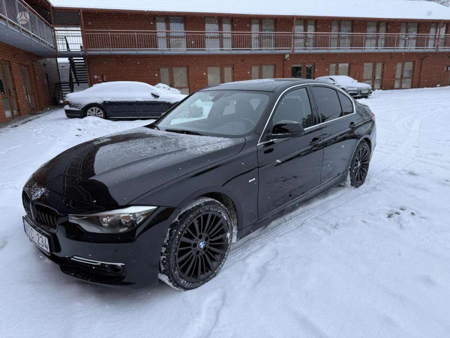 Black BMW 320 2012 in Marijampole, with an engine capacity of 0.00 L and mileage of 297 thousand km for 9800 €, photo 3 on AUTOMOTO.COM.LV