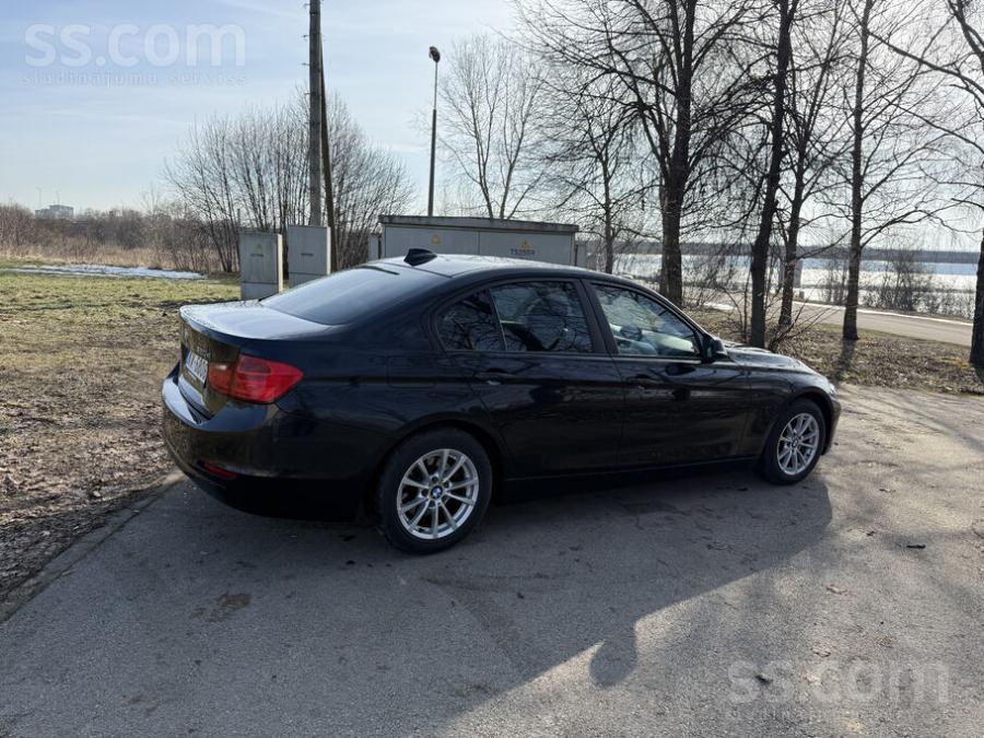 Black BMW 320 2012 in Riga, with an engine capacity of 2.00 L and mileage of 160 thousand km for 7500 €, photo 3 on AUTOMOTO.COM.LV