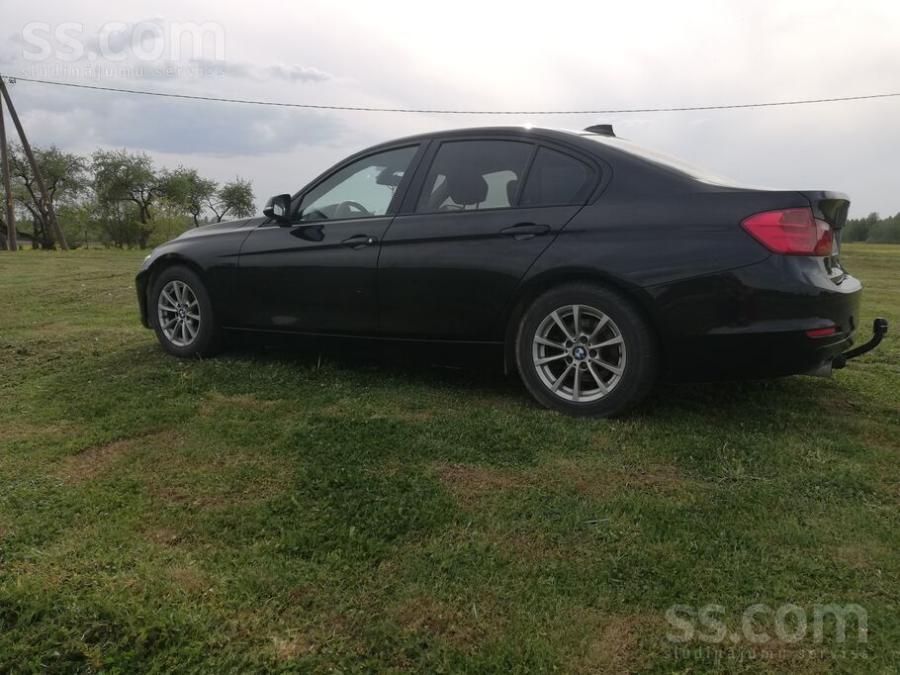 Black BMW 320 2012 in Riga, with an engine capacity of 2.00 L and mileage of 305 thousand km for 7300 €, photo 4 on AUTOMOTO.COM.LV