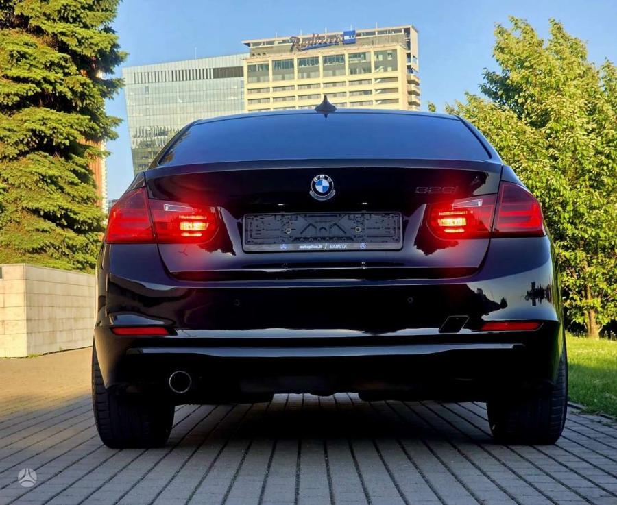 Black BMW 320 2012 in Vilnius, with an engine capacity of 2.00 L and mileage of 188 thousand km for 7500 €, photo 6 on AUTOMOTO.COM.LV
