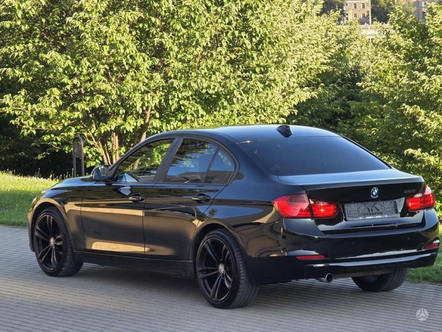 Black BMW 320 2012 in Vilnius, with an engine capacity of 2.00 L and mileage of 188 thousand km for 7500 €, photo 8 on AUTOMOTO.COM.LV