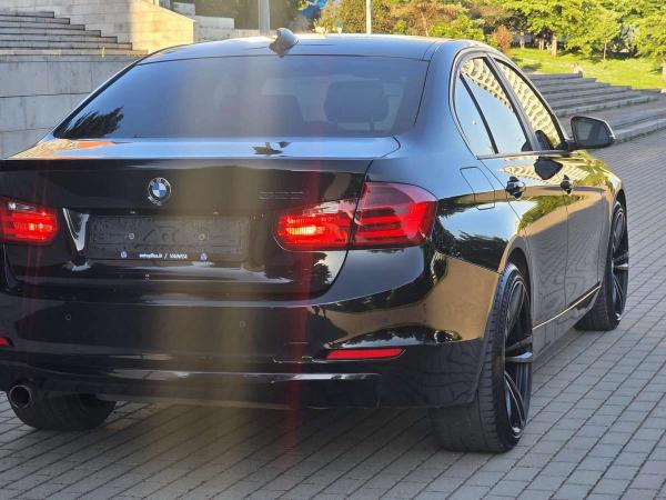 Black BMW 320 2012 in Vilnius, with an engine capacity of 2.00 L and mileage of 188 thousand km for 7500 €, photo 8 on AUTOMOTO.COM.LV