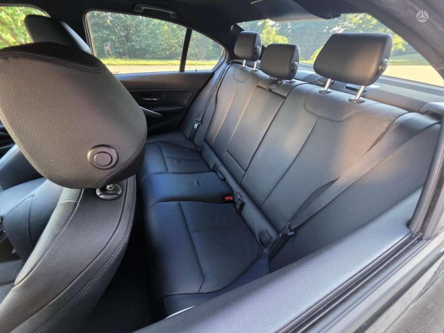 Black BMW 320 2012 in Vilnius, with an engine capacity of 2.00 L and mileage of 188 thousand km for 7500 €, photo 17 on AUTOMOTO.COM.LV