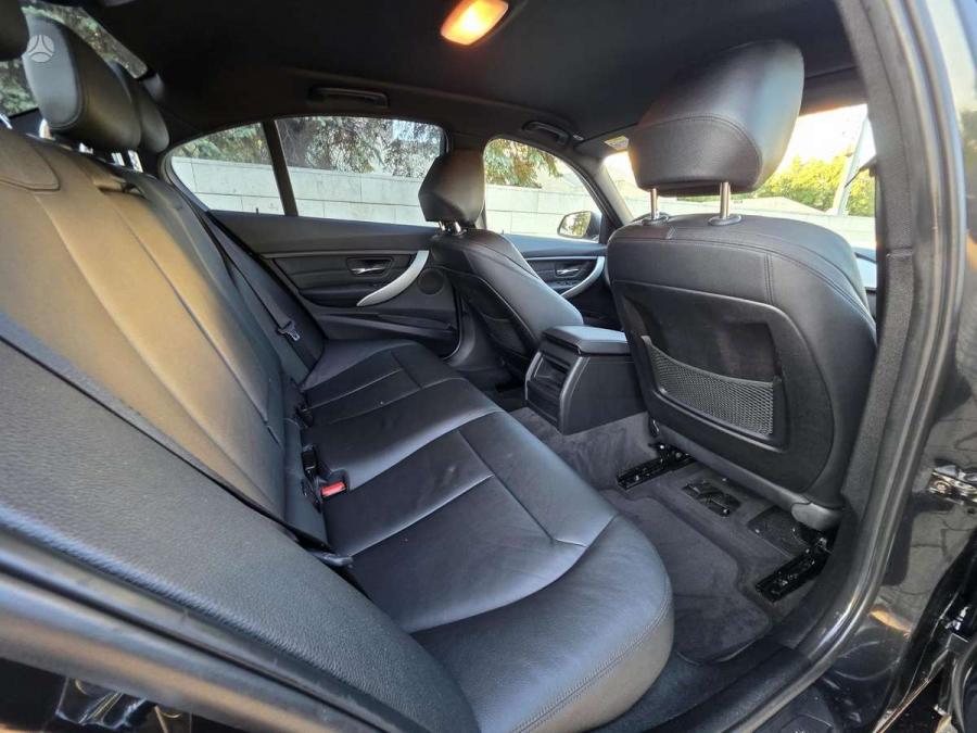 Black BMW 320 2012 in Vilnius, with an engine capacity of 2.00 L and mileage of 188 thousand km for 7500 €, photo 19 on AUTOMOTO.COM.LV