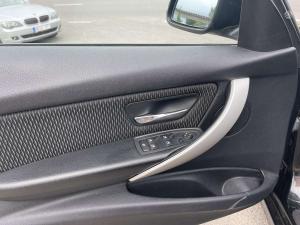 Black BMW 320 2012 in Kaunas, with an engine capacity of 2.00 L and mileage of 278 thousand km for 6850 €, photo 18 on AUTOMOTO.COM.LV