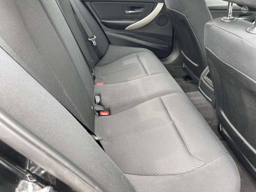 Black BMW 320 2012 in Kaunas, with an engine capacity of 2.00 L and mileage of 278 thousand km for 6850 €, photo 28 on AUTOMOTO.COM.LV