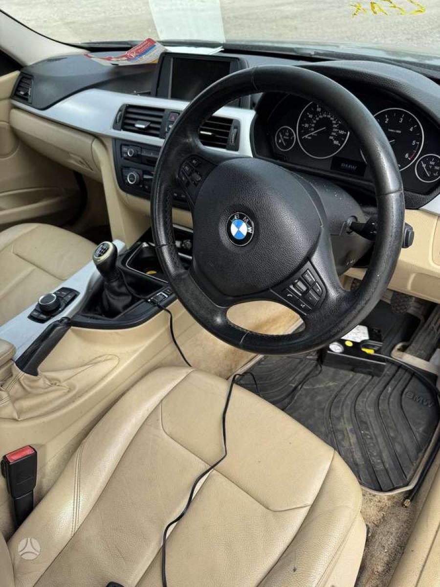 Black BMW 320 2012 in Kaunas, with an engine capacity of 2.00 L and mileage of 120 thousand km for 2400 €, photo 4 on AUTOMOTO.COM.LV