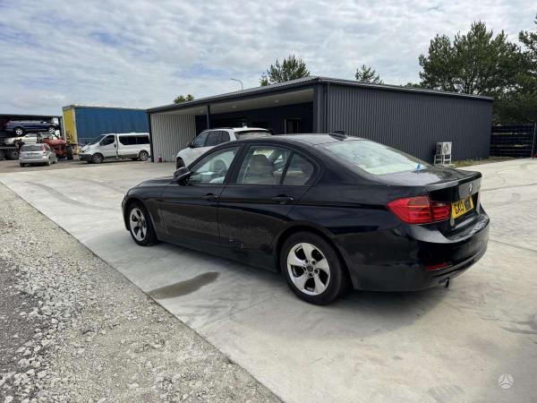 Black BMW 320 2012 in Kaunas, with an engine capacity of 2.00 L and mileage of 120 thousand km for 2400 €, photo 4 on AUTOMOTO.COM.LV