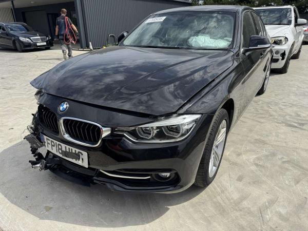 Black BMW 320 2012 in Kaunas, with an engine capacity of 2.00 L and mileage of 120 thousand km for 2400 €, photo 5 on AUTOMOTO.COM.LV