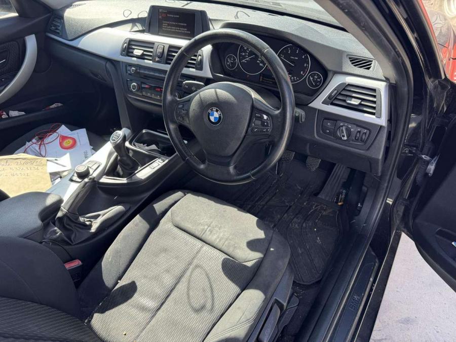 Black BMW 320 2012 in Kaunas, with an engine capacity of 2.00 L and mileage of 120 thousand km for 2400 €, photo 11 on AUTOMOTO.COM.LV