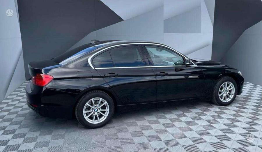 Melns BMW 320 2012 Viļņa, ar dzinēja tilpumu 2.00 L un nobraukumu 184 tūkst. km par 11490 €, foto 11 vietnē AUTOMOTO.COM.LV