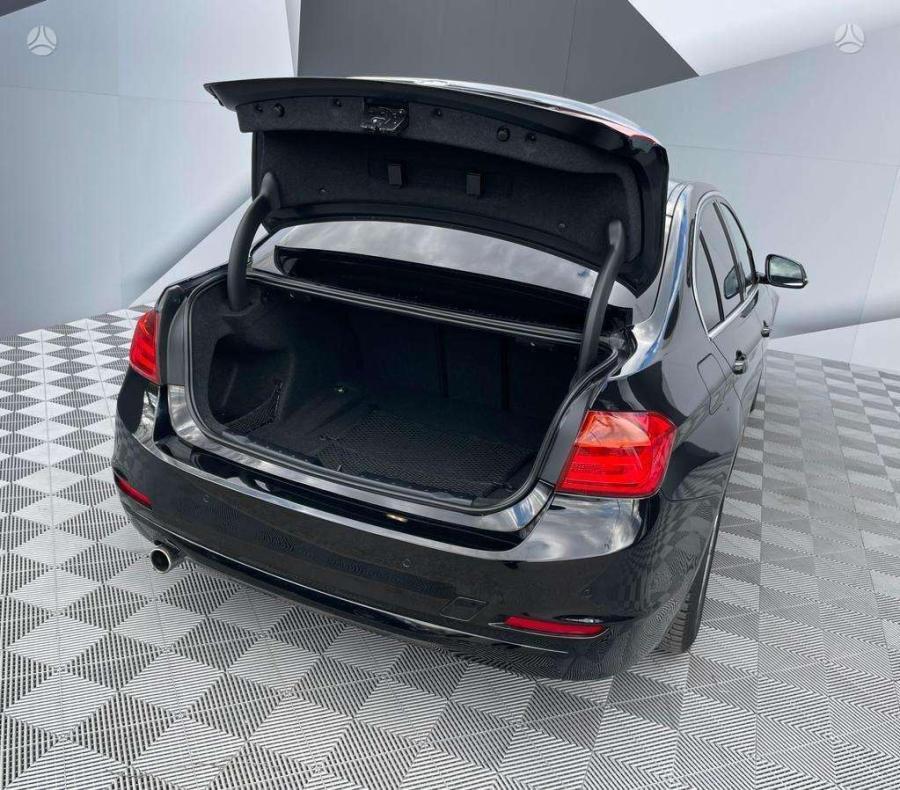 Melns BMW 320 2012 Viļņa, ar dzinēja tilpumu 2.00 L un nobraukumu 184 tūkst. km par 11490 €, foto 12 vietnē AUTOMOTO.COM.LV