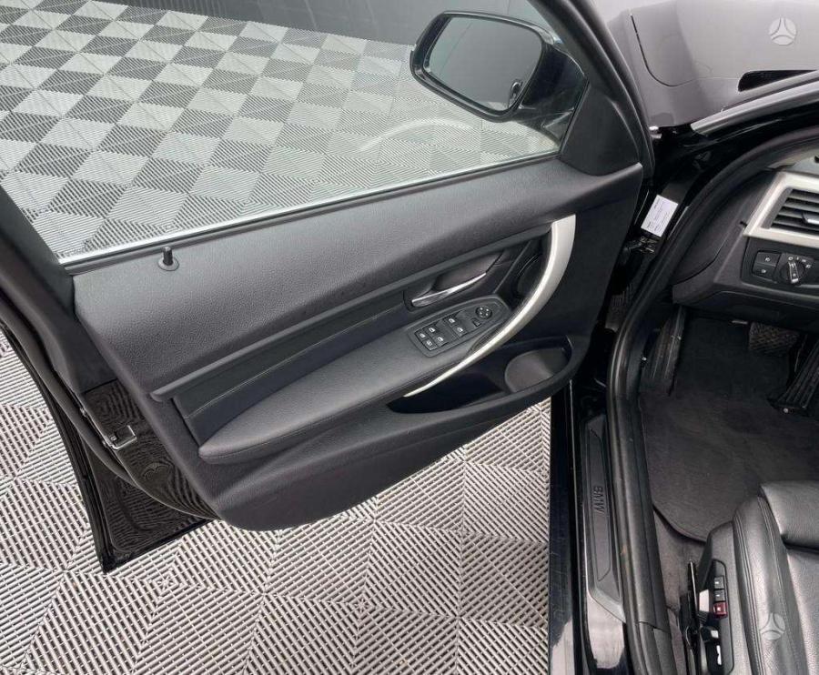 Melns BMW 320 2012 Viļņa, ar dzinēja tilpumu 2.00 L un nobraukumu 184 tūkst. km par 11490 €, foto 28 vietnē AUTOMOTO.COM.LV