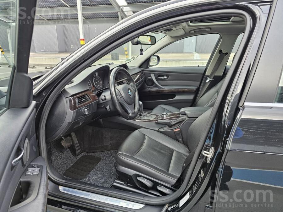 Black BMW 320 2012 in Vilnius, with an engine capacity of 2.00 L and mileage of 252 thousand km for 6900 €, photo 14 on AUTOMOTO.COM.LV