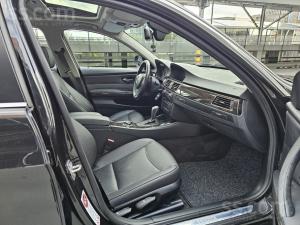 Black BMW 320 2012 in Vilnius, with an engine capacity of 2.00 L and mileage of 252 thousand km for 6900 €, photo 17 on AUTOMOTO.COM.LV