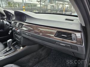 Black BMW 320 2012 in Vilnius, with an engine capacity of 2.00 L and mileage of 252 thousand km for 6900 €, photo 18 on AUTOMOTO.COM.LV