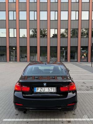 Melns BMW 320 2012 Viļņa, ar dzinēja tilpumu 2.00 L un nobraukumu 225 tūkst. km par 7500 €, foto 9 vietnē AUTOMOTO.COM.LV