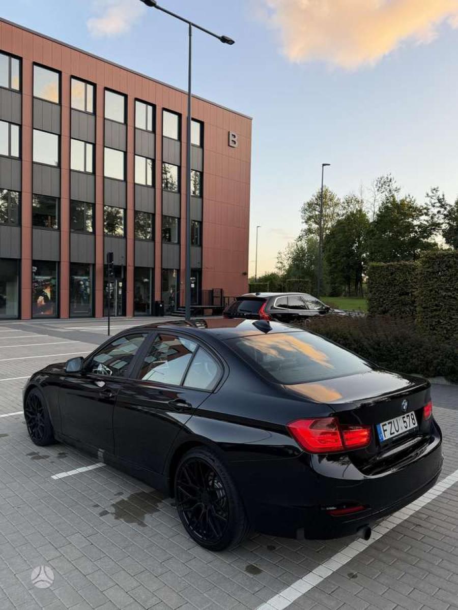 Melns BMW 320 2012 Viļņa, ar dzinēja tilpumu 2.00 L un nobraukumu 225 tūkst. km par 7500 €, foto 10 vietnē AUTOMOTO.COM.LV