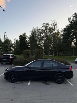 Melns BMW 320 2012 Viļņa, ar dzinēja tilpumu 2.00 L un nobraukumu 225 tūkst. km par 7500 €, foto 11 vietnē AUTOMOTO.COM.LV