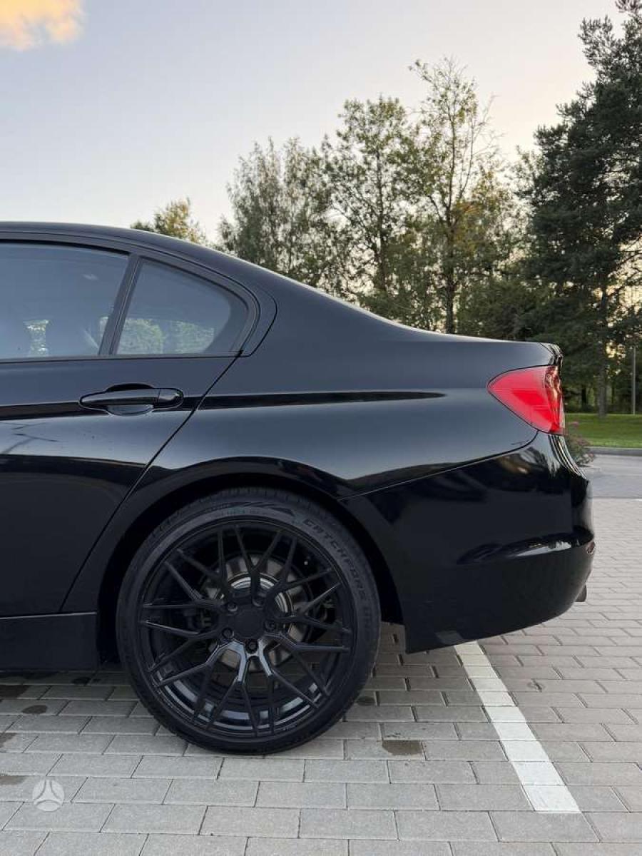 Melns BMW 320 2012 Viļņa, ar dzinēja tilpumu 2.00 L un nobraukumu 225 tūkst. km par 7500 €, foto 12 vietnē AUTOMOTO.COM.LV