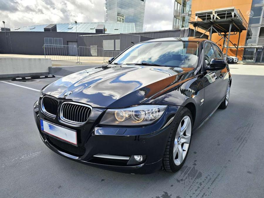 Black BMW 320 2012 in Vilnius, with an engine capacity of 2.00 L and mileage of 252 thousand km for 6900 €, photo 1 on AUTOMOTO.COM.LV
