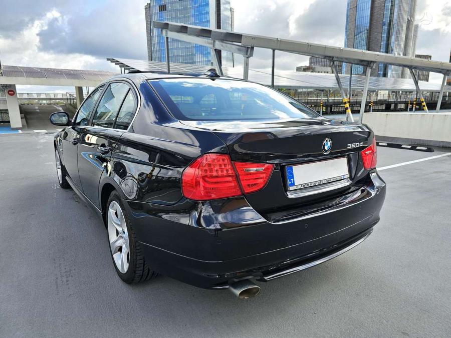 Black BMW 320 2012 in Vilnius, with an engine capacity of 2.00 L and mileage of 252 thousand km for 6900 €, photo 6 on AUTOMOTO.COM.LV