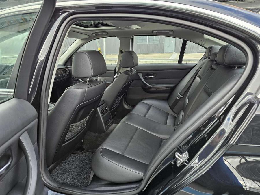 Black BMW 320 2012 in Vilnius, with an engine capacity of 2.00 L and mileage of 252 thousand km for 6900 €, photo 16 on AUTOMOTO.COM.LV