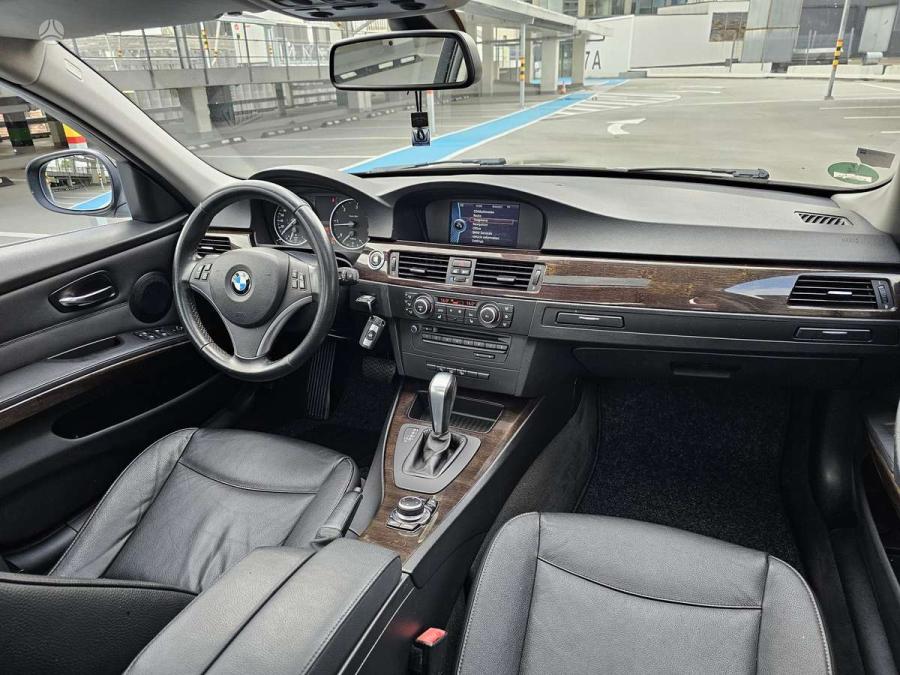 Black BMW 320 2012 in Vilnius, with an engine capacity of 2.00 L and mileage of 252 thousand km for 6900 €, photo 20 on AUTOMOTO.COM.LV