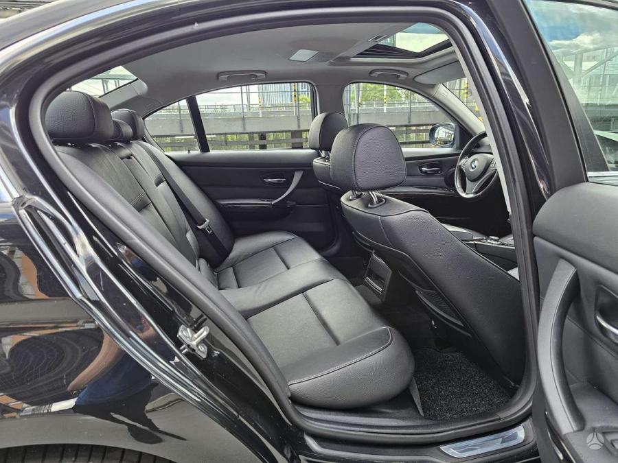 Black BMW 320 2012 in Vilnius, with an engine capacity of 2.00 L and mileage of 252 thousand km for 6900 €, photo 21 on AUTOMOTO.COM.LV