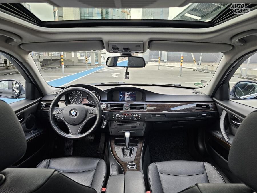 Melns BMW 320 2012 Viļņa, ar dzinēja tilpumu 2.00 L un nobraukumu 253 tūkst. km par 6900 €, foto 16 vietnē AUTOMOTO.COM.LV