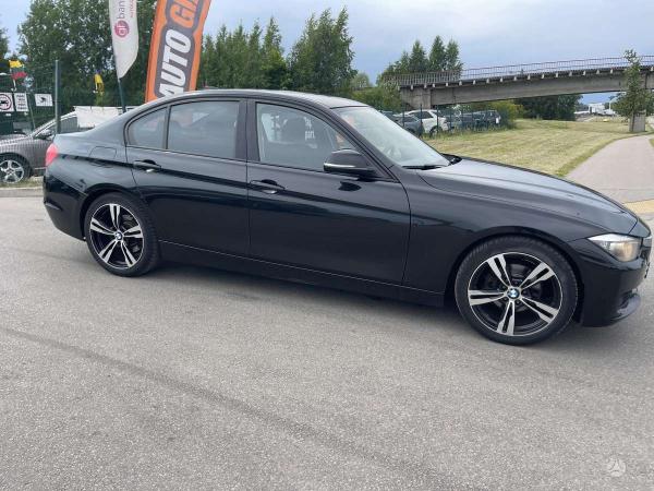 Melns BMW 320 2012 Kauņa, ar dzinēja tilpumu 2.00 L un nobraukumu 279 tūkst. km par 5650 €, foto 3 vietnē AUTOMOTO.COM.LV
