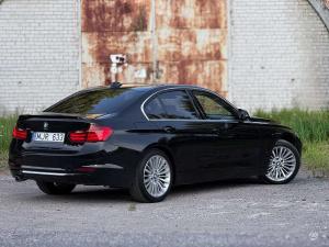 Black BMW 320 2012 in Siauliai, with an engine capacity of 2.00 L and mileage of 266 thousand km for 8900 €, photo 7 on AUTOMOTO.COM.LV