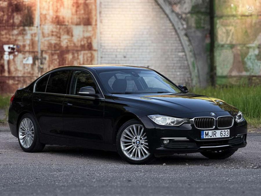 Black BMW 320 2012 in Siauliai, with an engine capacity of 2.00 L and mileage of 266 thousand km for 8900 €, photo 10 on AUTOMOTO.COM.LV