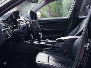 Black BMW 320 2012 in Siauliai, with an engine capacity of 2.00 L and mileage of 266 thousand km for 8900 €, photo 13 on AUTOMOTO.COM.LV