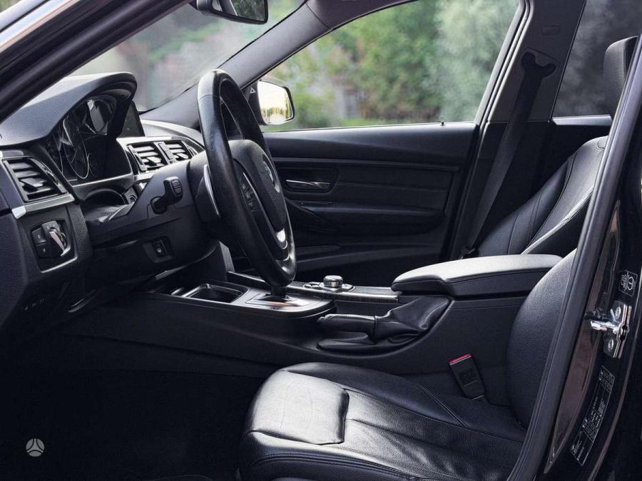 Black BMW 320 2012 in Siauliai, with an engine capacity of 2.00 L and mileage of 266 thousand km for 8900 €, photo 13 on AUTOMOTO.COM.LV