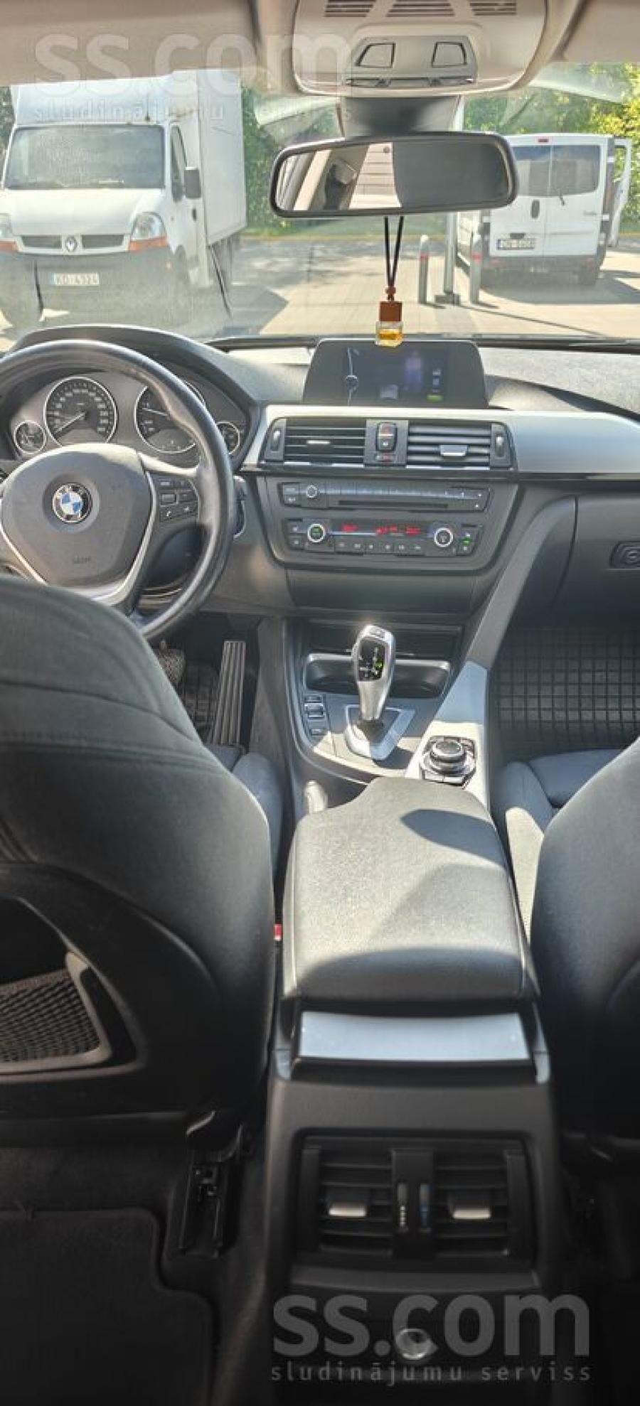Black BMW 320 2012 in Riga, with an engine capacity of 2.00 L and mileage of 191 thousand km for 10000 €, photo 10 on AUTOMOTO.COM.LV