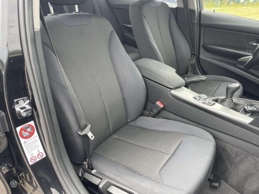 Black BMW 320 2012 in Kaunas, with an engine capacity of 2.00 L and mileage of 279 thousand km for 5650 €, photo 30 on AUTOMOTO.COM.LV