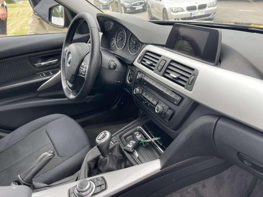 Black BMW 320 2012 in Kaunas, with an engine capacity of 2.00 L and mileage of 279 thousand km for 5650 €, photo 31 on AUTOMOTO.COM.LV