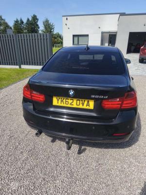 Melns BMW 320 2012 Panevēža, ar dzinēja tilpumu 2.00 L un nobraukumu 197 tūkst. km par 2950 €, foto 3 vietnē AUTOMOTO.COM.LV