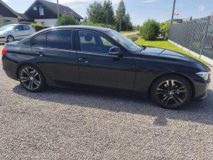 Melns BMW 320 2012 Panevēža, ar dzinēja tilpumu 2.00 L un nobraukumu 197 tūkst. km par 2950 €, foto 9 vietnē AUTOMOTO.COM.LV