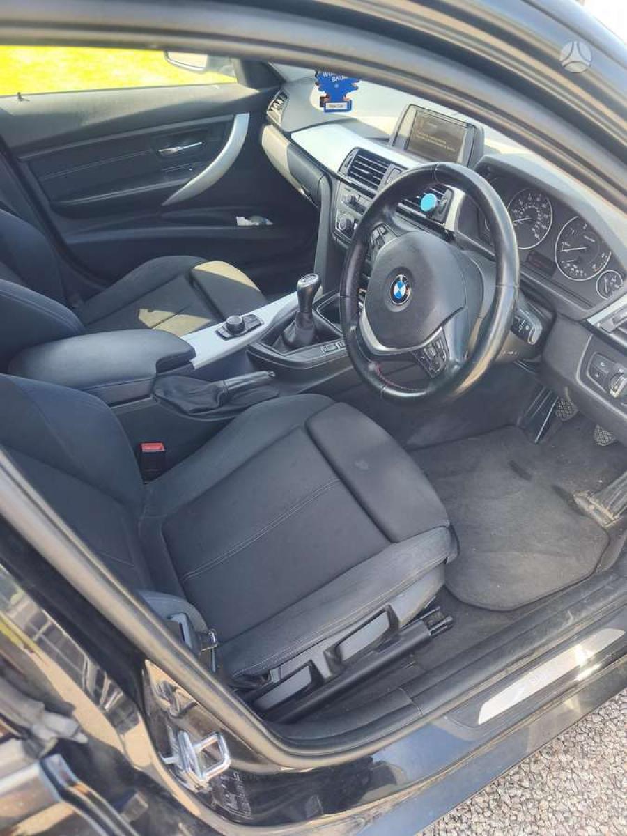 Melns BMW 320 2012 Panevēža, ar dzinēja tilpumu 2.00 L un nobraukumu 197 tūkst. km par 2950 €, foto 12 vietnē AUTOMOTO.COM.LV